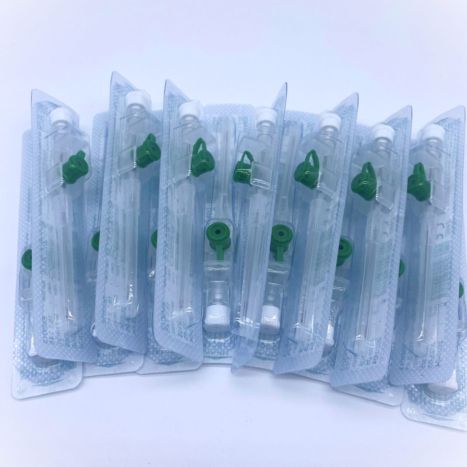 18G CATHETER NEEDLE BOX (100 UNITS) – Global Collection