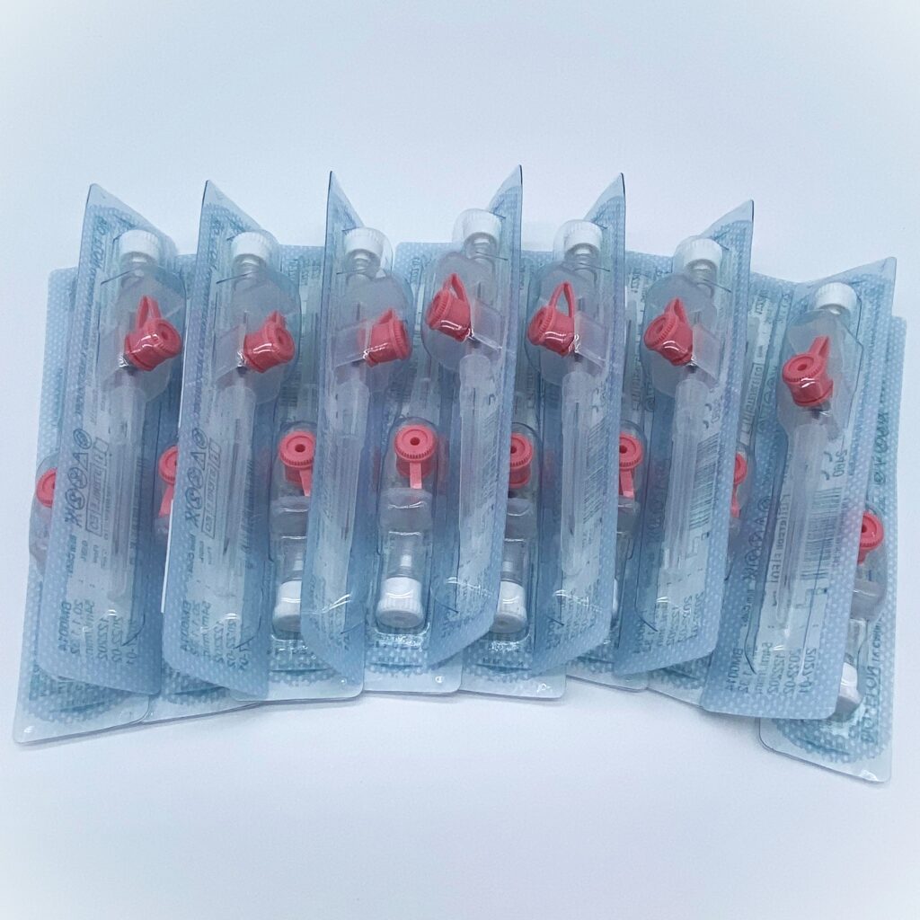 20G CATHETER NEEDLE BOX (100 UNITS) – Global Collection